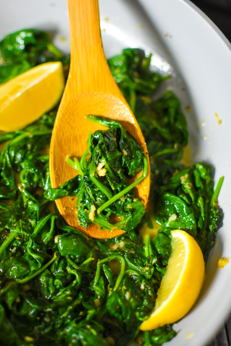 Skillet Garlicky Spinach - Dash of Jazz